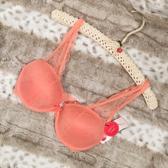 Marilyn Monroe | Intimates & Sleepwear | Marilyn Monroe Peach Lace Bra ...